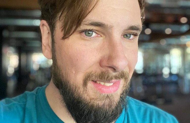 What Does 90 Day Fiancé Star Colt Johnson Do For A Living? - Soap Opera Spy