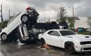 Florida Tornado: Terrifying Footage Of Cars Flipping - Soap Opera Spy