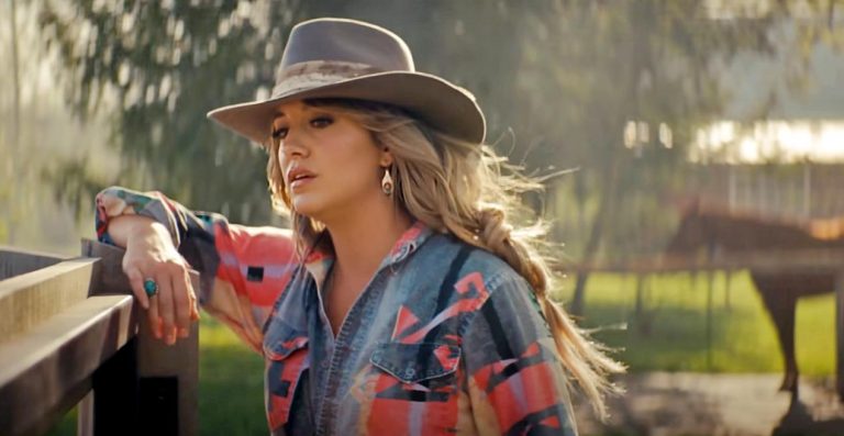 Country Music Singer Lainey Wilson Uncertain Of Future In Yellowstone ...